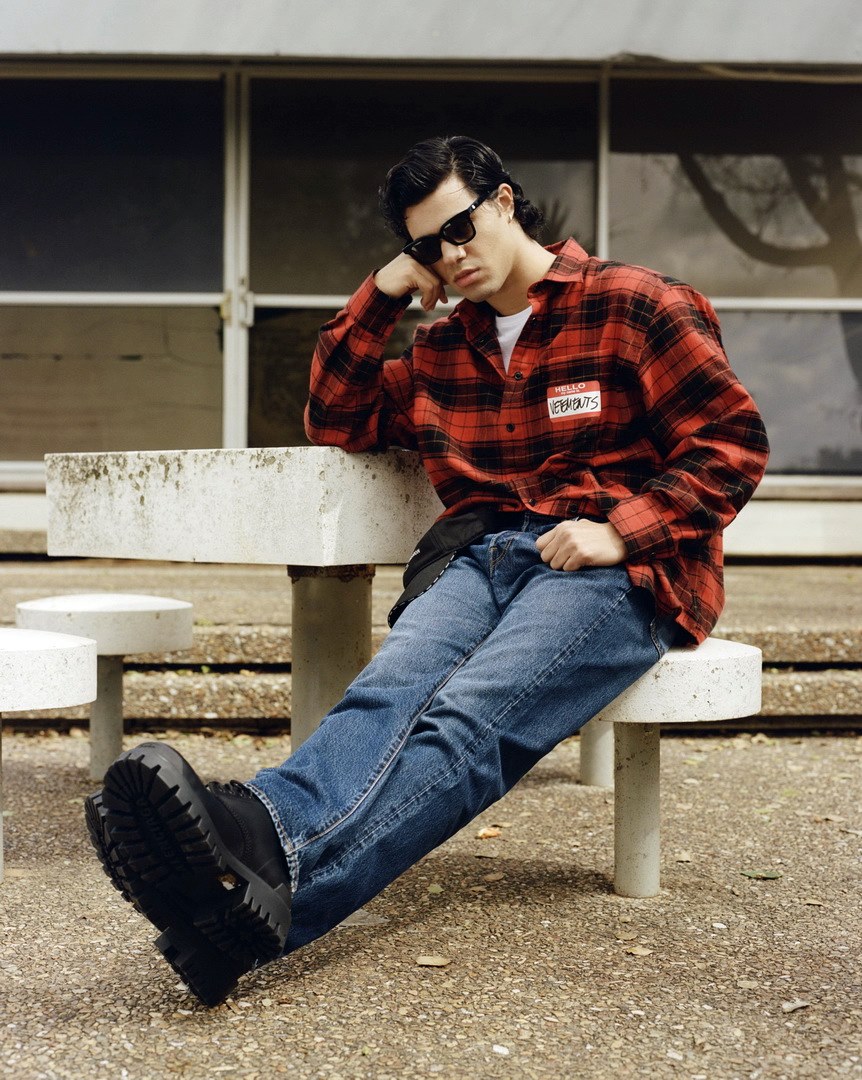 Singer-Songwriter Mergui For Factory54 - Con Art Magazine TM