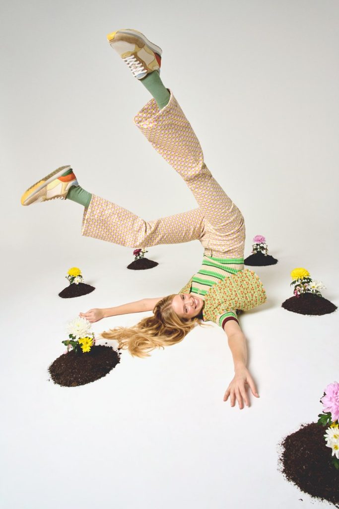 HOFF | TRACK&FIELD - Con Art Magazine TM